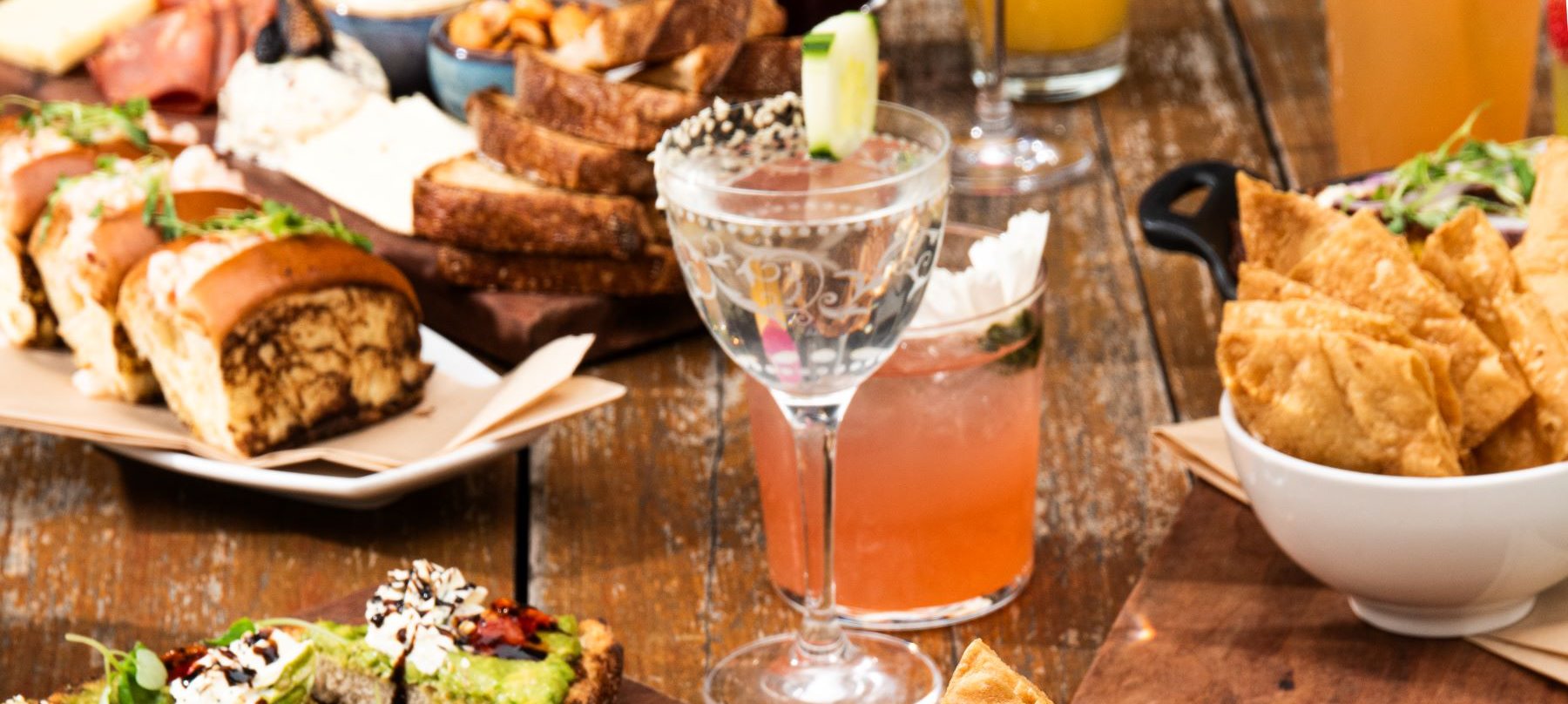 Chicago Rooftop Cocktail Bar | Raised An Urban Rooftop Bar