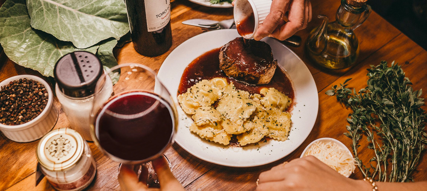 Chicago Rooftop Cocktail Bar | Raised An Urban Rooftop Bar